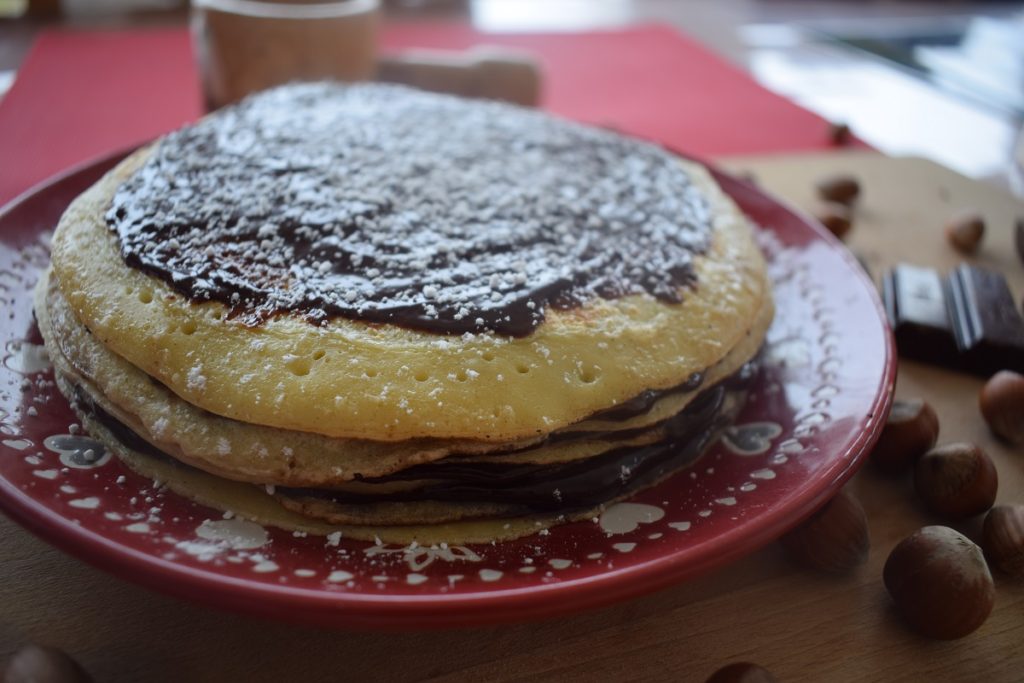 Gâteau de crêpes au chocolat et à la noisette : la Chandeleur gourmande